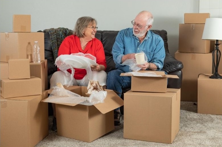 5 Universal Downsizing and Decluttering Tips - Life Enriching Communities